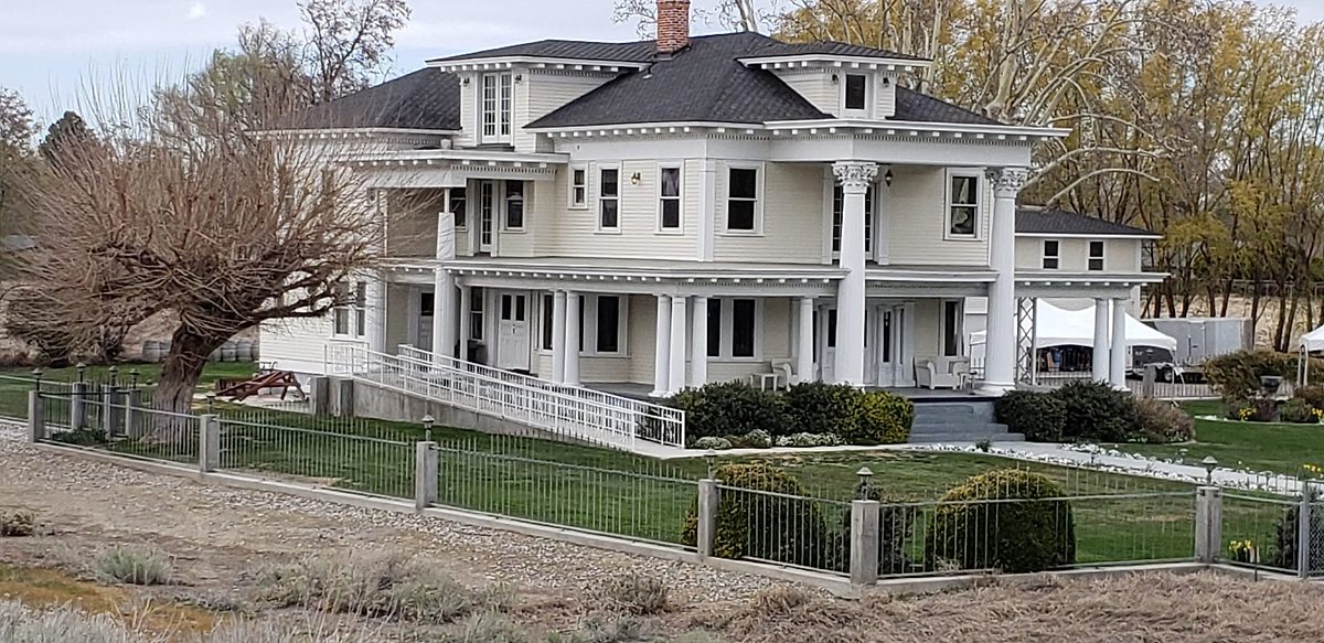 Pasco’s historic Moore Mansion sells for $2.7 million | Tri-Cities Area ...
