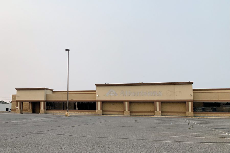 Veterans Warehouse eyed Richland’s old Albertsons but seeks alternative ...