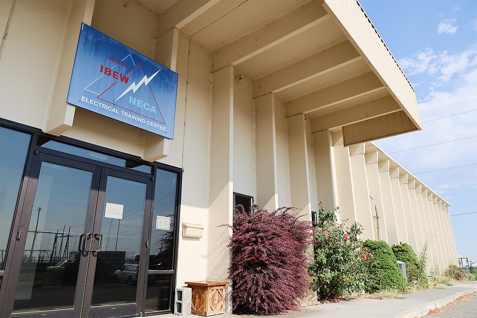 Oregon-based flooring company expanding into Tri-Cities | Tri-Cities ...